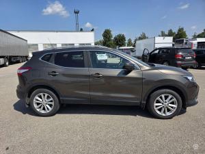 Brown Nissan Qashqai 2015 in Marijampole, with an engine capacity of 1.46 L and mileage of 149 thousand km for 8400 €, photo 15 on AUTOMOTO.COM.LV