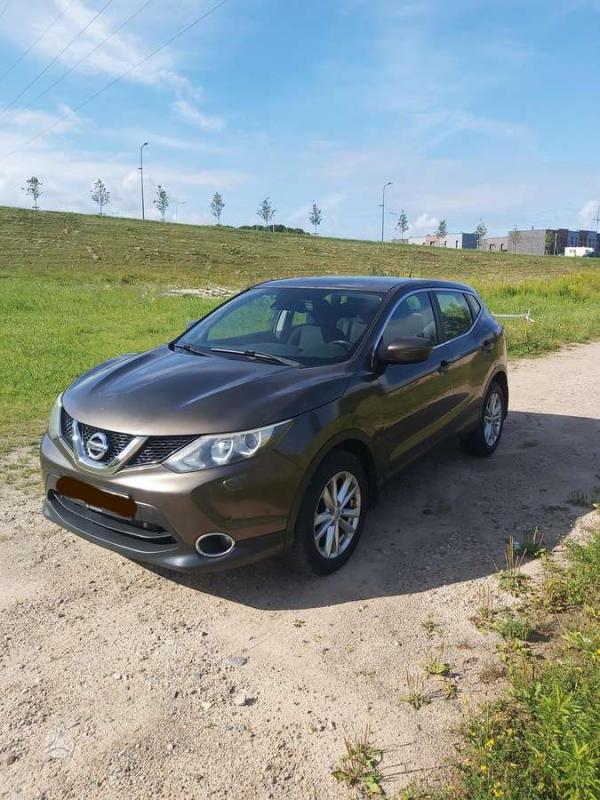 Brown Nissan Qashqai 2015 in Vilnius, with an engine capacity of 1.60 L and mileage of 273 thousand km for 7500 €, photo 1 on AUTOMOTO.COM.LV