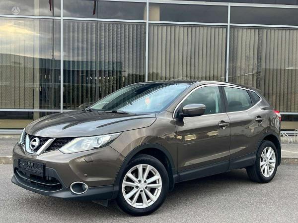 Brown Nissan Qashqai 2015 in Panevezys, with an engine capacity of 1.20 L and mileage of 208 thousand km for 7350 €, photo 1 on AUTOMOTO.COM.LV