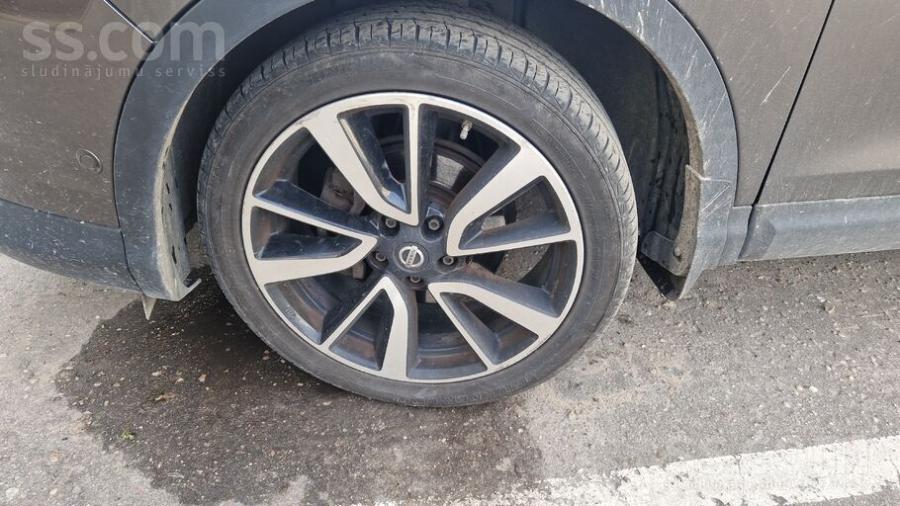 Brown Nissan Qashqai 2015 in Riga, with an engine capacity of 1.20 L and mileage of 143 thousand km for 8800 €, photo 3 on AUTOMOTO.COM.LV
