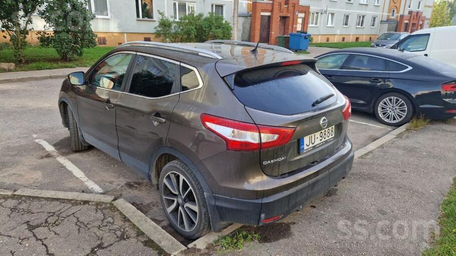 Brown Nissan Qashqai 2015 in Riga, with an engine capacity of 1.20 L and mileage of 143 thousand km for 8800 €, photo 7 on AUTOMOTO.COM.LV