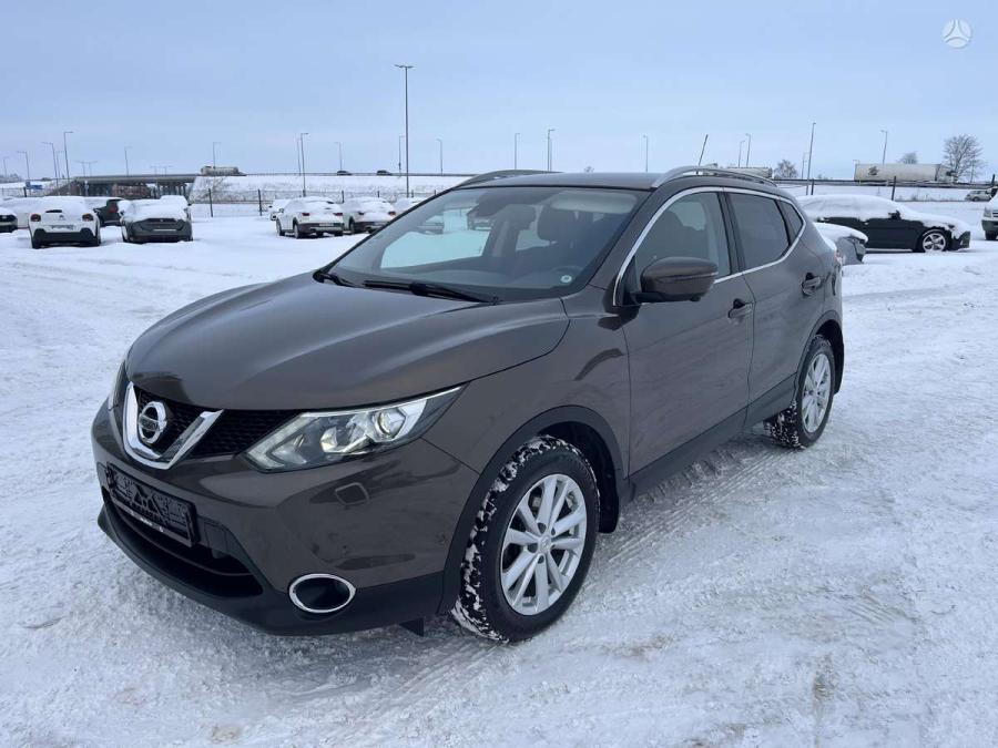 Brown Nissan Qashqai 2016 in Marijampole, with an engine capacity of 1.60 L and mileage of 195 thousand km for 9900 €, photo 1 on AUTOMOTO.COM.LV