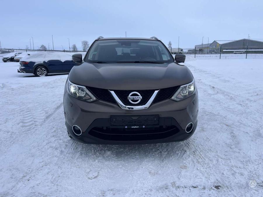 Brown Nissan Qashqai 2016 in Marijampole, with an engine capacity of 1.60 L and mileage of 195 thousand km for 9900 €, photo 2 on AUTOMOTO.COM.LV