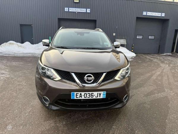 Brown Nissan Qashqai 2016 in Vilnius, with an engine capacity of 1.20 L and mileage of 135 thousand km for 7900 €, photo 2 on AUTOMOTO.COM.LV