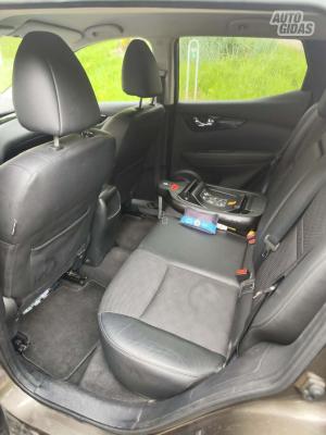 Brown Nissan Qashqai 2016 in Vilnius, with an engine capacity of 1.60 L and mileage of 268 thousand km for 9400 €, photo 7 on AUTOMOTO.COM.LV