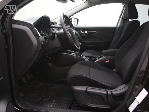 Brown Nissan Qashqai 2016 in Vilnius, with an engine capacity of 1.20 L and mileage of 95 thousand km for 10699 €, photo 4 on AUTOMOTO.COM.LV