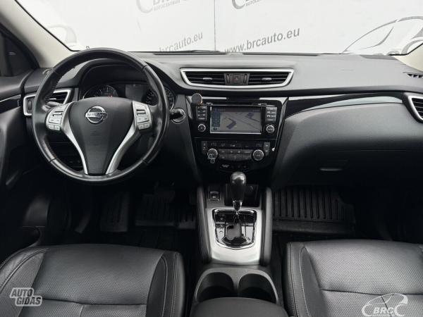 Brown Nissan Qashqai 2016 in Avizieniai, with an engine capacity of 1.20 L and mileage of 64 thousand km for 11000 €, photo 3 on AUTOMOTO.COM.LV