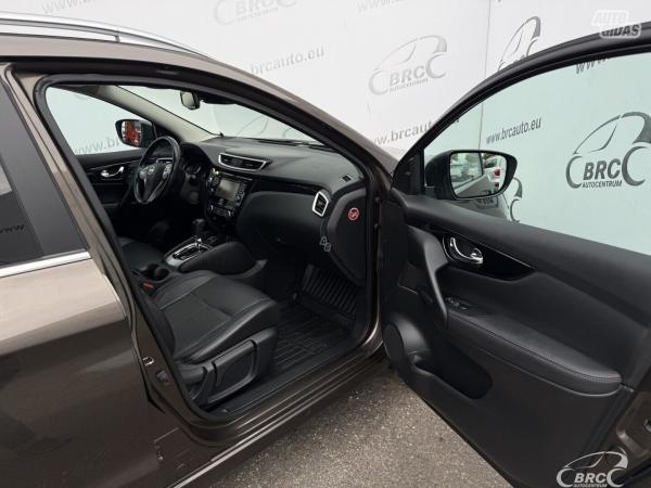 Brown Nissan Qashqai 2016 in Avizieniai, with an engine capacity of 1.20 L and mileage of 64 thousand km for 11000 €, photo 6 on AUTOMOTO.COM.LV