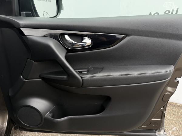 Brown Nissan Qashqai 2016 in Avizieniai, with an engine capacity of 1.20 L and mileage of 64 thousand km for 11000 €, photo 7 on AUTOMOTO.COM.LV