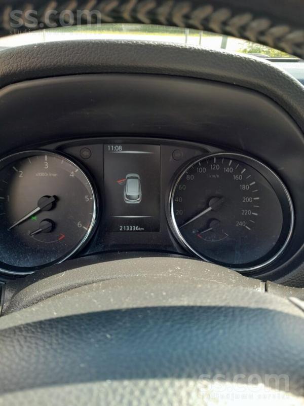 Brown Nissan Qashqai 2016 in Jelgava, with an engine capacity of 1.60 L and mileage of 213 thousand km for 6000 €, photo 6 on AUTOMOTO.COM.LV
