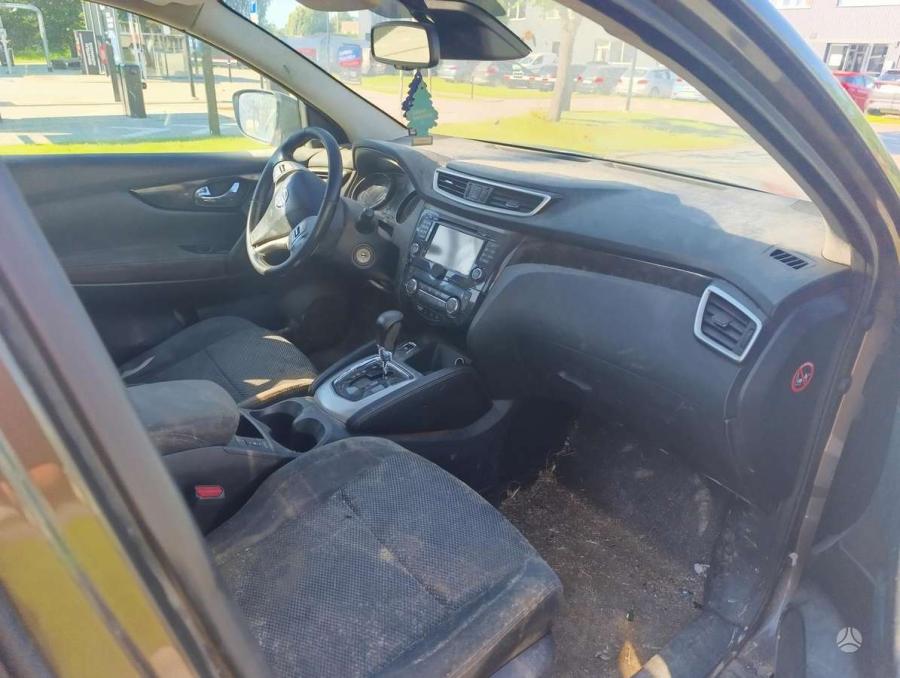 Brūns Nissan Qashqai 2016 Panevēža, ar dzinēja tilpumu 1.60 L un nobraukumu 231 tūkst. km par 3500 €, foto 10 vietnē AUTOMOTO.COM.LV