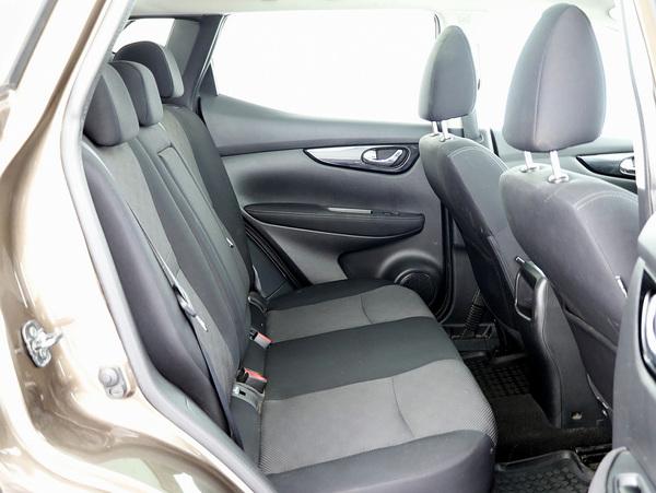 Brown Nissan Qashqai 2016 in Tallinn, with an engine capacity of 1.20 L and mileage of 119 thousand km for 3999 €, photo 7 on AUTOMOTO.COM.LV