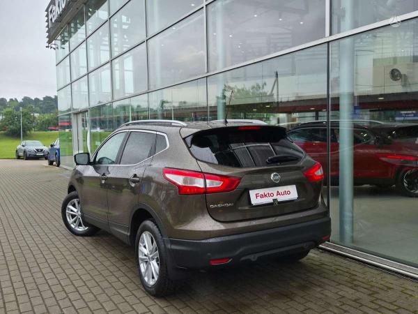 Brūns Nissan Qashqai 2016 Viļņa, ar dzinēja tilpumu 1.20 L un nobraukumu 37 tūkst. km par 11900 €, foto 3 vietnē AUTOMOTO.COM.LV