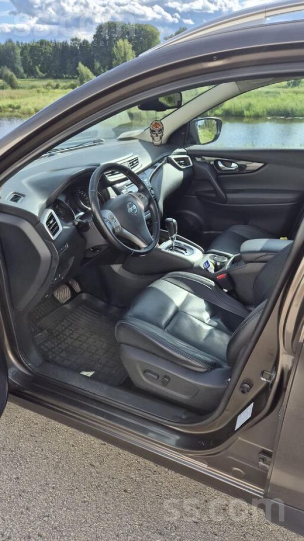 Brown Nissan Qashqai 2016 in Ogre, with an engine capacity of 1.20 L and mileage of 175 thousand km for 9000 €, photo 5 on AUTOMOTO.COM.LV