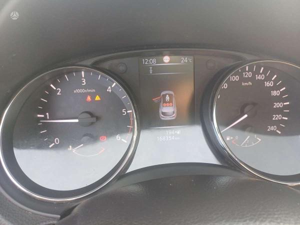 Brown Nissan Qashqai 2016 in Taurage, with an engine capacity of 1.60 L and mileage of 168 thousand km for 7300 €, photo 9 on AUTOMOTO.COM.LV