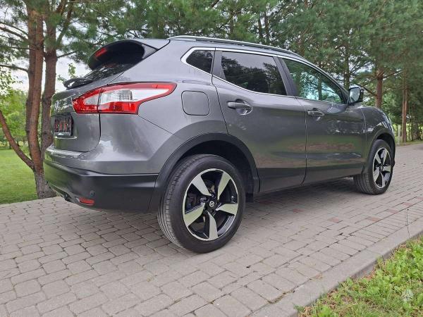 Nissan Qashqai 2016 in Utena on AUTOMOTO.COM.LV Brown Nissan Qashqai 2016 in Utena, with an engine capacity of 1.60 L and mileage of 232 thousand km for 7300 β¬, photo 4 on AUTOMOTO.COM.LV