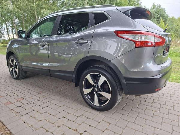 Nissan Qashqai 2016 in Utena on AUTOMOTO.COM.LV Brown Nissan Qashqai 2016 in Utena, with an engine capacity of 1.60 L and mileage of 232 thousand km for 7300 β¬, photo 6 on AUTOMOTO.COM.LV