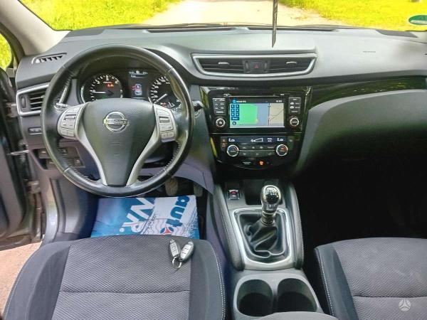 Nissan Qashqai 2016 in Utena on AUTOMOTO.COM.LV Brown Nissan Qashqai 2016 in Utena, with an engine capacity of 1.60 L and mileage of 232 thousand km for 7300 β¬, photo 8 on AUTOMOTO.COM.LV
