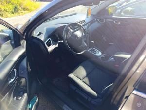Brown Nissan Qashqai 2016 in Vilnius, with an engine capacity of 1.20 L and mileage of 130 thousand km for 4500 €, photo 7 on AUTOMOTO.COM.LV