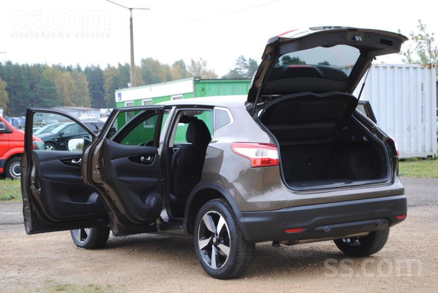 Brown Nissan Qashqai 2016 in Riga, with an engine capacity of 1.60 L and mileage of 190 thousand km for 8990 €, photo 9 on AUTOMOTO.COM.LV