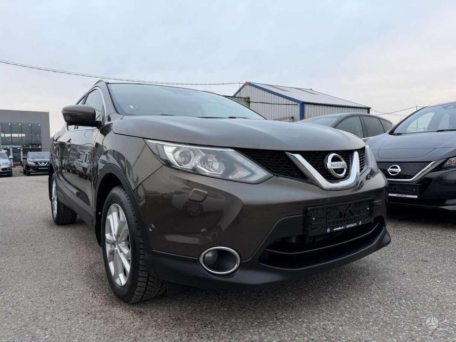 Brown Nissan Qashqai 2017 in Kaunas, with an engine capacity of 1.60 L and mileage of 257 thousand km for 11500 €, photo 2 on AUTOMOTO.COM.LV