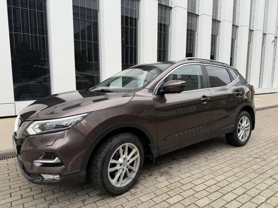 Brown Nissan Qashqai 2017 in Vilnius, with an engine capacity of 1.20 L and mileage of 55 thousand km for 13500 €, photo 5 on AUTOMOTO.COM.LV