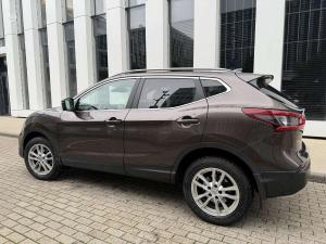Brown Nissan Qashqai 2017 in Vilnius, with an engine capacity of 1.20 L and mileage of 55 thousand km for 13500 €, photo 6 on AUTOMOTO.COM.LV