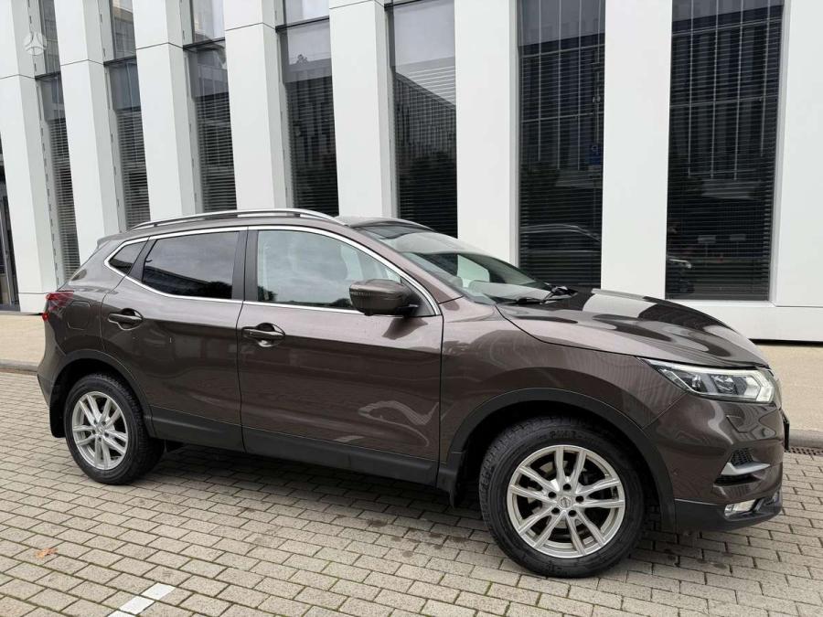 Brown Nissan Qashqai 2017 in Vilnius, with an engine capacity of 1.20 L and mileage of 55 thousand km for 13500 €, photo 9 on AUTOMOTO.COM.LV