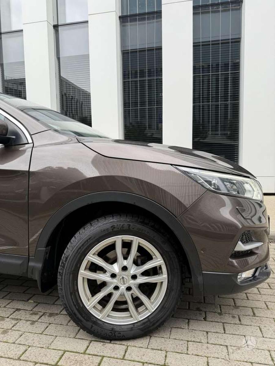 Brown Nissan Qashqai 2017 in Vilnius, with an engine capacity of 1.20 L and mileage of 55 thousand km for 13500 €, photo 10 on AUTOMOTO.COM.LV