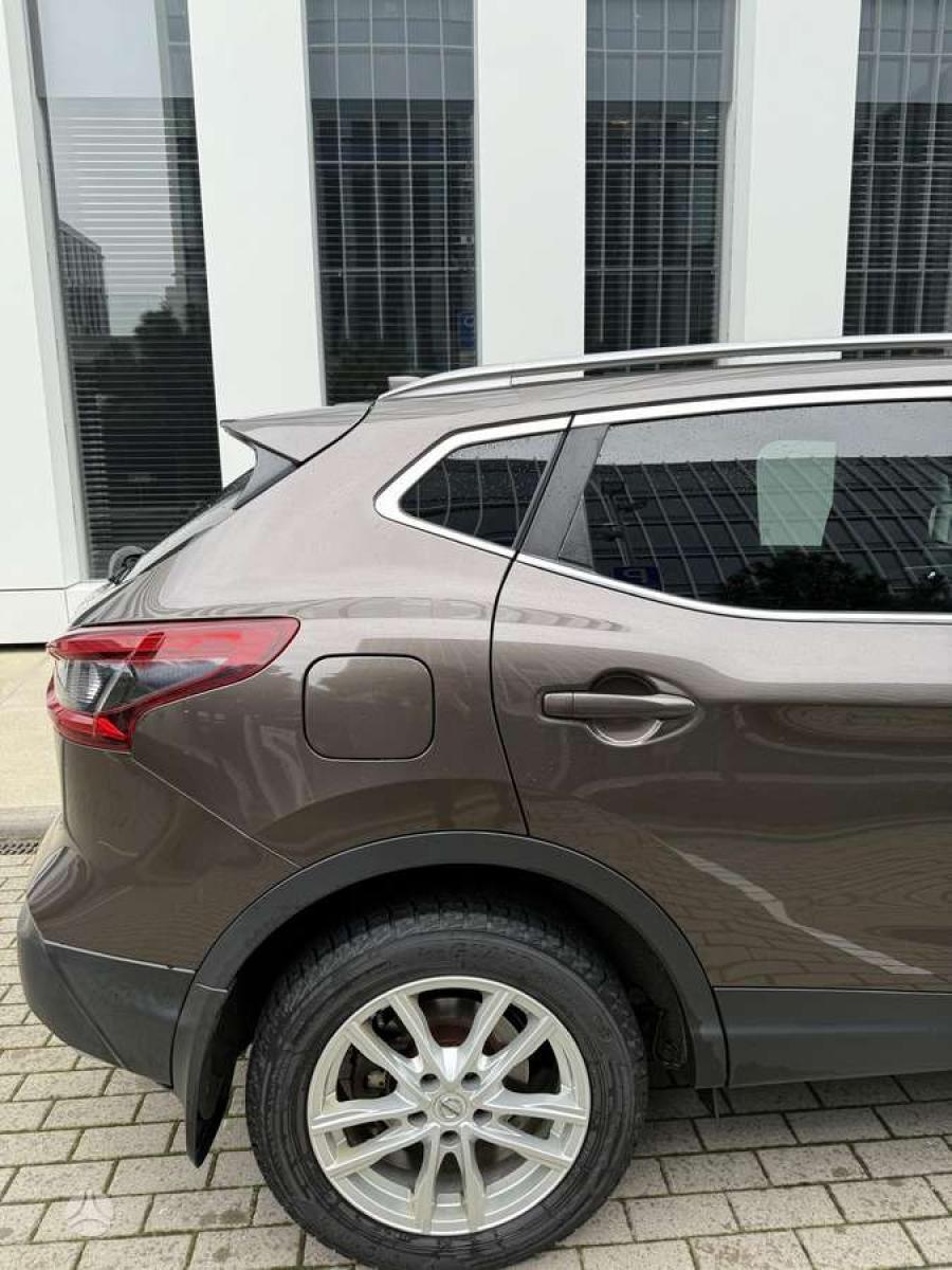Brown Nissan Qashqai 2017 in Vilnius, with an engine capacity of 1.20 L and mileage of 55 thousand km for 13500 €, photo 11 on AUTOMOTO.COM.LV
