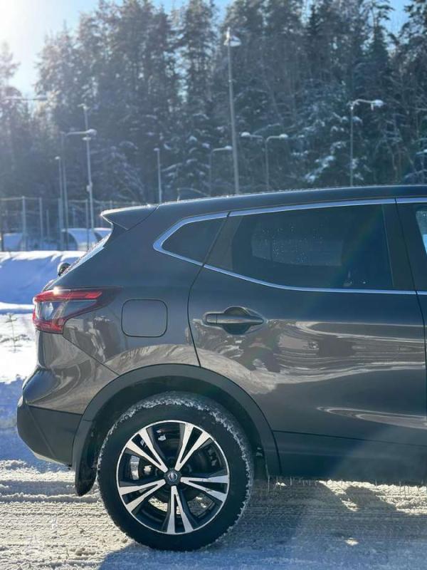 Brūns Nissan Qashqai 2017 Viļņa, ar dzinēja tilpumu 1.46 L un nobraukumu 160 tūkst. km par 9450 €, foto 7 vietnē AUTOMOTO.COM.LV