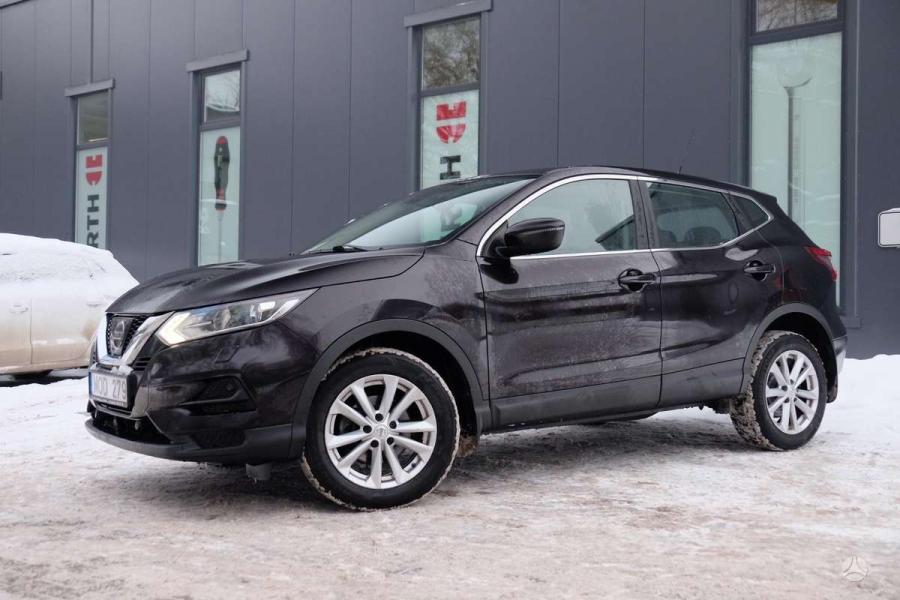 Brown Nissan Qashqai 2017 in Vilnius, with an engine capacity of 1.20 L and mileage of 157 thousand km for 11700 €, photo 3 on AUTOMOTO.COM.LV