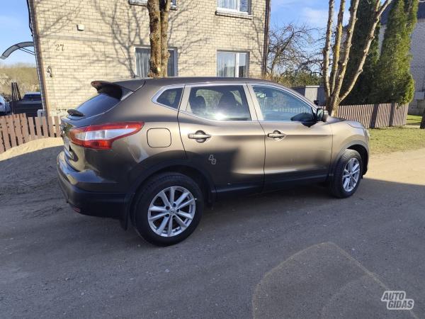 Brown Nissan Qashqai 2017 in Telschi, with an engine capacity of 1.20 L and mileage of 122 thousand km for 7300 €, photo 3 on AUTOMOTO.COM.LV