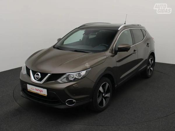 Brown Nissan Qashqai 2017 in Vilnius, with an engine capacity of 1.20 L and mileage of 137 thousand km for 10899 €, photo 1 on AUTOMOTO.COM.LV