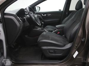Brown Nissan Qashqai 2017 in Vilnius, with an engine capacity of 1.20 L and mileage of 137 thousand km for 10899 €, photo 5 on AUTOMOTO.COM.LV