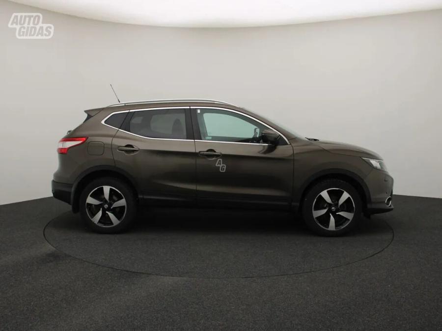 Brown Nissan Qashqai 2017 in Vilnius, with an engine capacity of 1.20 L and mileage of 137 thousand km for 10899 €, photo 10 on AUTOMOTO.COM.LV