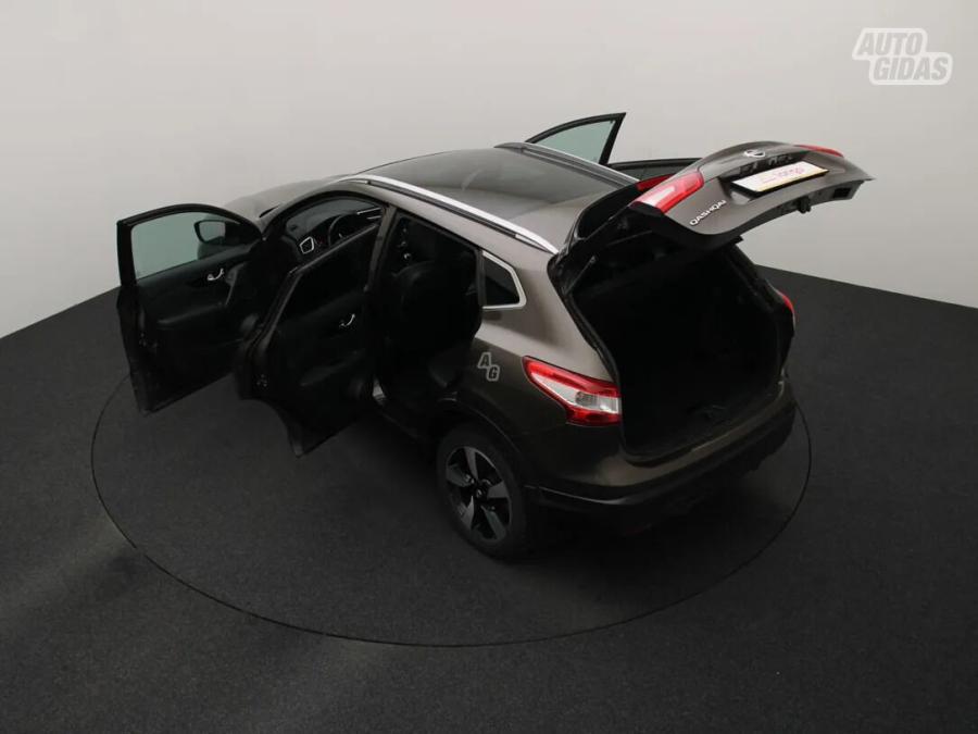 Brown Nissan Qashqai 2017 in Vilnius, with an engine capacity of 1.20 L and mileage of 137 thousand km for 10899 €, photo 14 on AUTOMOTO.COM.LV