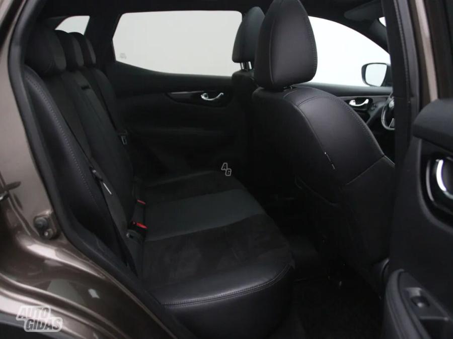 Brown Nissan Qashqai 2017 in Vilnius, with an engine capacity of 1.20 L and mileage of 137 thousand km for 10899 €, photo 16 on AUTOMOTO.COM.LV