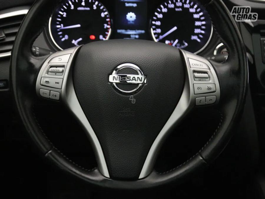 Brown Nissan Qashqai 2017 in Vilnius, with an engine capacity of 1.20 L and mileage of 137 thousand km for 10899 €, photo 19 on AUTOMOTO.COM.LV