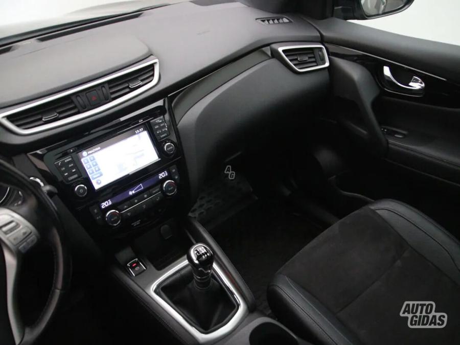Brown Nissan Qashqai 2017 in Vilnius, with an engine capacity of 1.20 L and mileage of 137 thousand km for 10899 €, photo 22 on AUTOMOTO.COM.LV