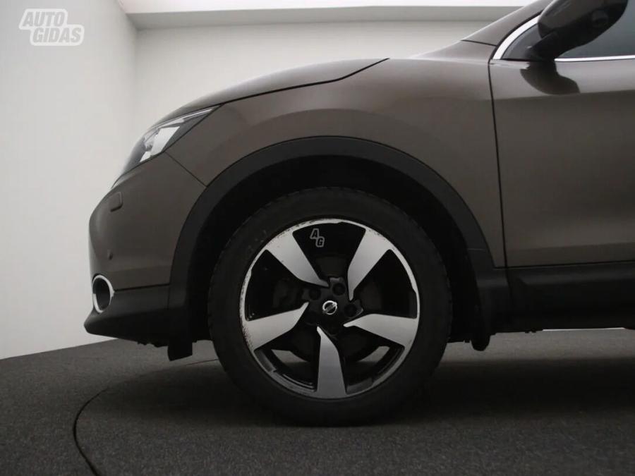 Brown Nissan Qashqai 2017 in Vilnius, with an engine capacity of 1.20 L and mileage of 137 thousand km for 10899 €, photo 29 on AUTOMOTO.COM.LV