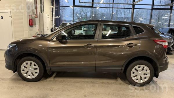 Brown Nissan Qashqai 2017 in Riga, with an engine capacity of 1.20 L and mileage of 106 thousand km for 7900 €, photo 2 on AUTOMOTO.COM.LV