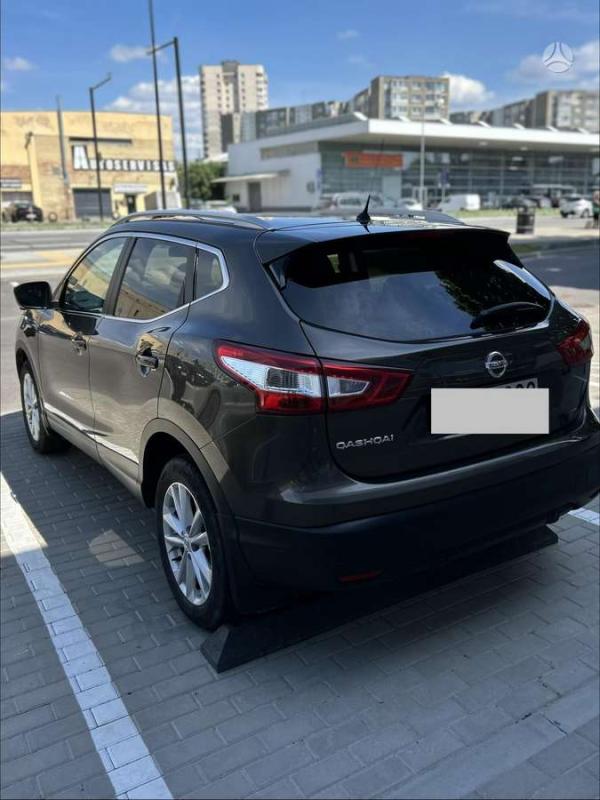 Brown Nissan Qashqai 2017 in Vilnius, with an engine capacity of 1.20 L and mileage of 140 thousand km for 9300 €, photo 5 on AUTOMOTO.COM.LV