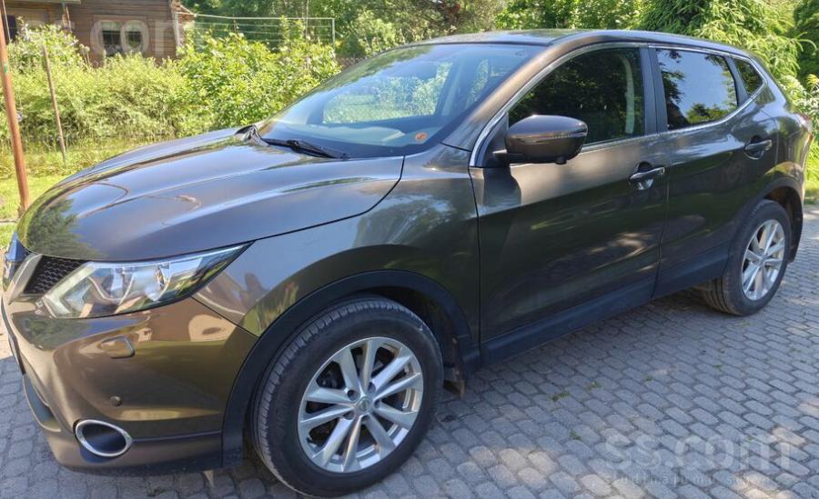 Brown Nissan Qashqai 2017 in Riga, with an engine capacity of 1.60 L and mileage of 140 thousand km for 9300 €, photo 3 on AUTOMOTO.COM.LV