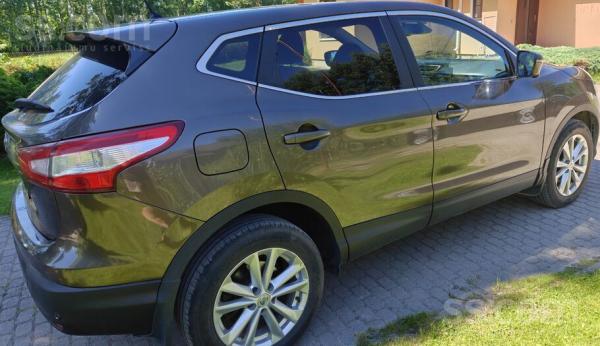 Brown Nissan Qashqai 2017 in Riga, with an engine capacity of 1.60 L and mileage of 140 thousand km for 9300 €, photo 3 on AUTOMOTO.COM.LV