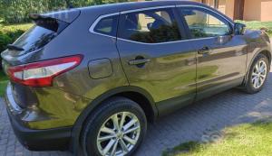 Brown Nissan Qashqai 2017 in Riga, with an engine capacity of 1.60 L and mileage of 140 thousand km for 9300 €, photo 4 on AUTOMOTO.COM.LV