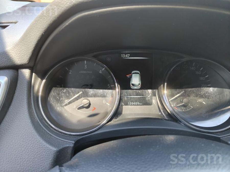 Brown Nissan Qashqai 2017 in Riga, with an engine capacity of 1.60 L and mileage of 140 thousand km for 9300 €, photo 6 on AUTOMOTO.COM.LV