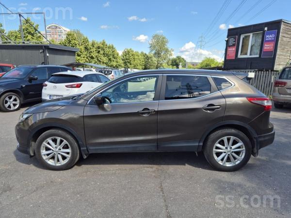 Brown Nissan Qashqai 2017 in Riga, with an engine capacity of 1.60 L and mileage of 140 thousand km for 9990 €, photo 9 on AUTOMOTO.COM.LV