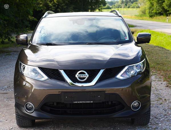 Brown Nissan Qashqai 2017 in Kretinga, with an engine capacity of 1.46 L and mileage of 117 thousand km for 9799 €, photo 5 on AUTOMOTO.COM.LV