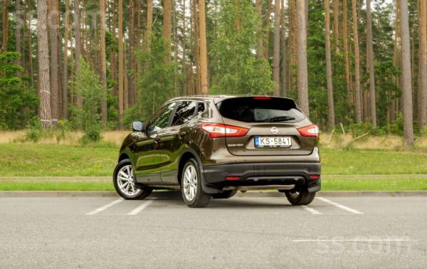 Brūns Nissan Qashqai 2017 Rīga, ar dzinēja tilpumu 1.60 L un nobraukumu 140 tūkst. km par 9990 €, foto 8 vietnē AUTOMOTO.COM.LV
